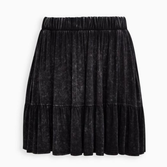 torrid | Skirts | Torrid Plus Size Mini Super Soft Tiered Mineral Black ...